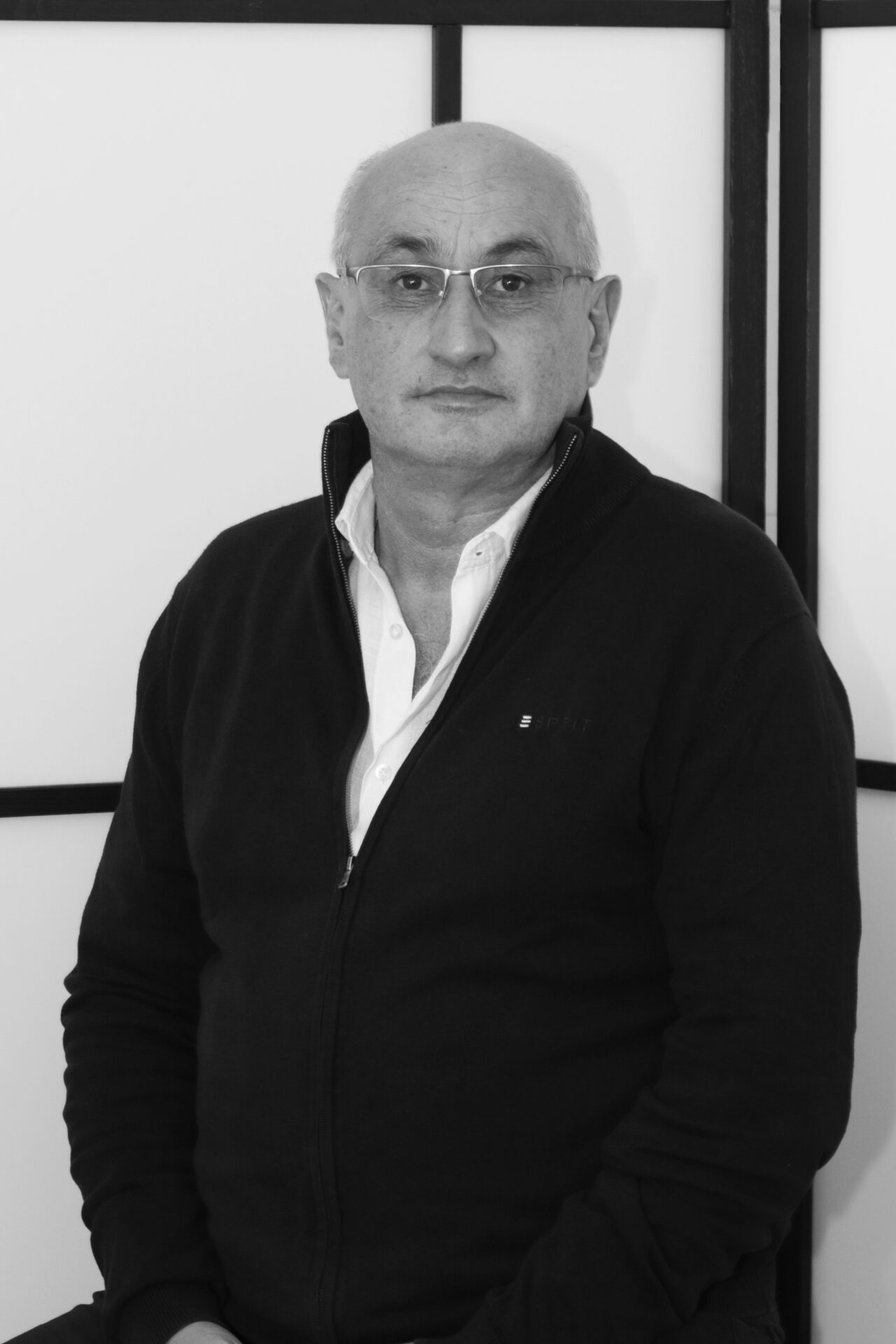 About Us - de Valier